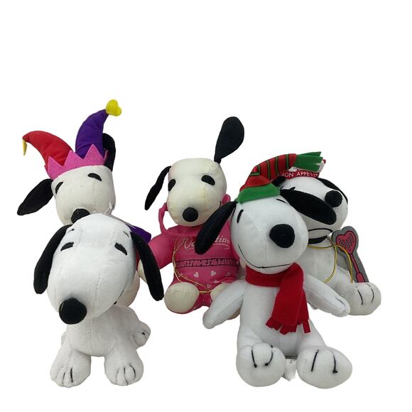 Snoopy | Toys | Peanuts Snoopy Assorted Character Design Holiday Plush ...